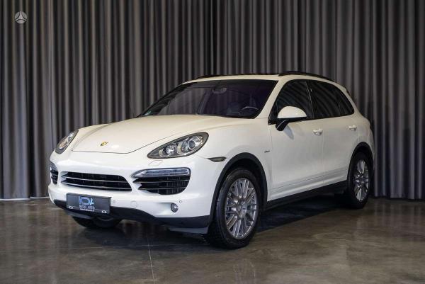 Balts Porsche Cayenne 2011 Marijampole, ar dzinēja tilpumu 2.97 L un nobraukumu 304 tūkst. km par 14450 €, foto 3 vietnē AUTOMOTO.COM.LV
