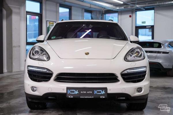 Balts Porsche Cayenne 2011 Marijampole, ar dzinēja tilpumu 3.00 L un nobraukumu 304 tūkst. km par 13950 €, foto 3 vietnē AUTOMOTO.COM.LV