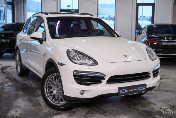 Balts Porsche Cayenne 2011 Marijampole, ar dzinēja tilpumu 3.00 L un nobraukumu 304 tūkst. km par 13850 €, foto 2 vietnē AUTOMOTO.COM.LV