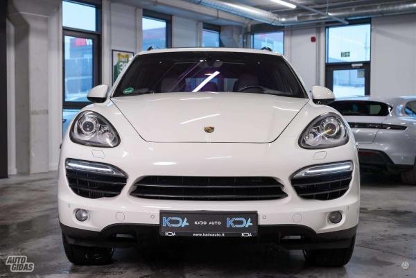 Balts Porsche Cayenne 2011 Marijampole, ar dzinēja tilpumu 3.00 L un nobraukumu 304 tūkst. km par 13850 €, foto 3 vietnē AUTOMOTO.COM.LV