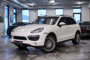 White Porsche Cayenne 2011 in Marijampole, with an engine capacity of 3.00 L and mileage of 304 thousand km for 13850 €, photo 6 on AUTOMOTO.COM.LV