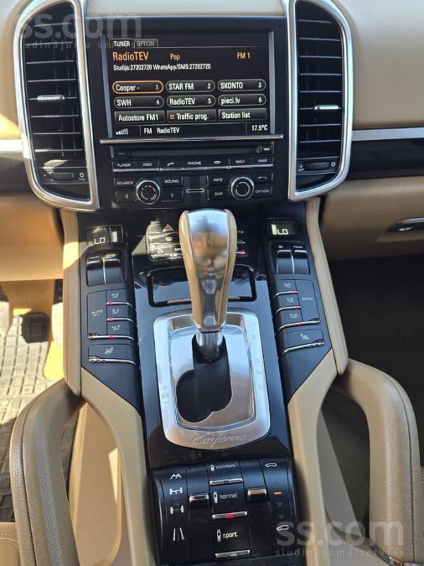Balts Porsche Cayenne 2011 Rīga, ar dzinēja tilpumu 3.00 L un nobraukumu 299 tūkst. km par 15499 €, foto 7 vietnē AUTOMOTO.COM.LV