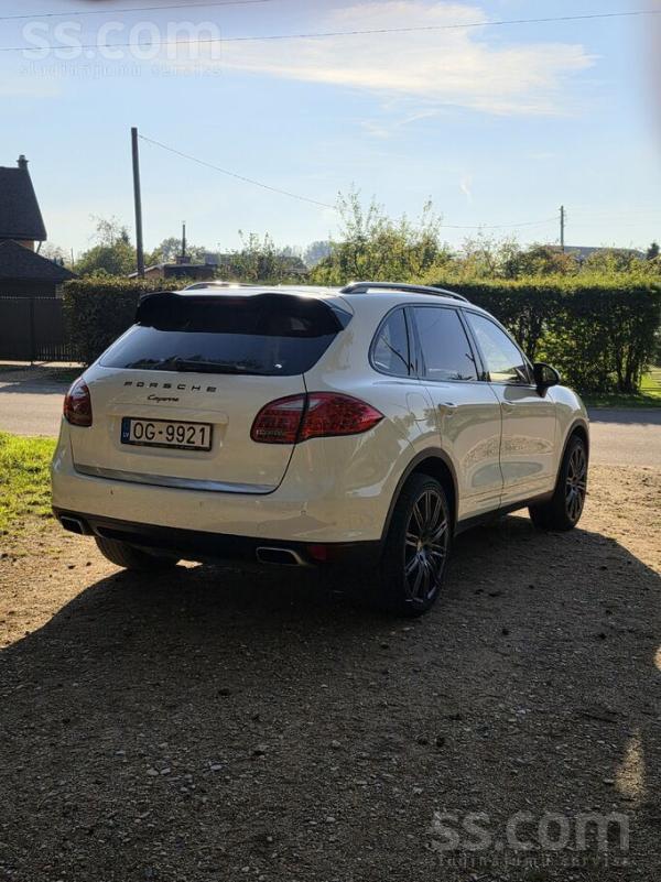 Balts Porsche Cayenne 2011 Rīga, ar dzinēja tilpumu 3.00 L un nobraukumu 299 tūkst. km par 13850 €, foto 5 vietnē AUTOMOTO.COM.LV