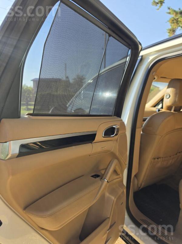 Balts Porsche Cayenne 2011 Rīga, ar dzinēja tilpumu 3.00 L un nobraukumu 299 tūkst. km par 13850 €, foto 7 vietnē AUTOMOTO.COM.LV