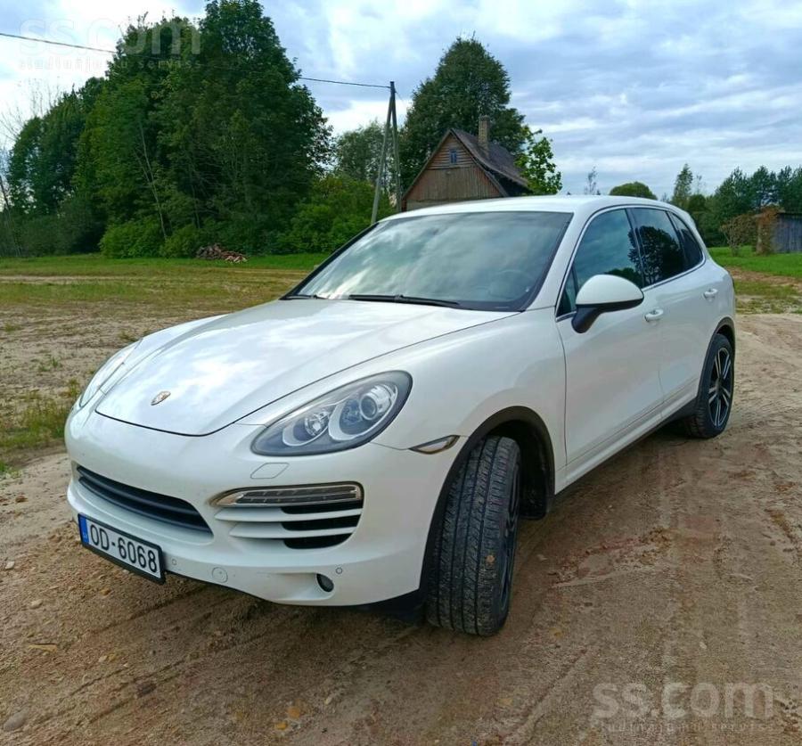 Balts Porsche Cayenne 2011 Preiļi, ar dzinēja tilpumu 3.00 L un nobraukumu 295 tūkst. km par 14400 €, foto 3 vietnē AUTOMOTO.COM.LV