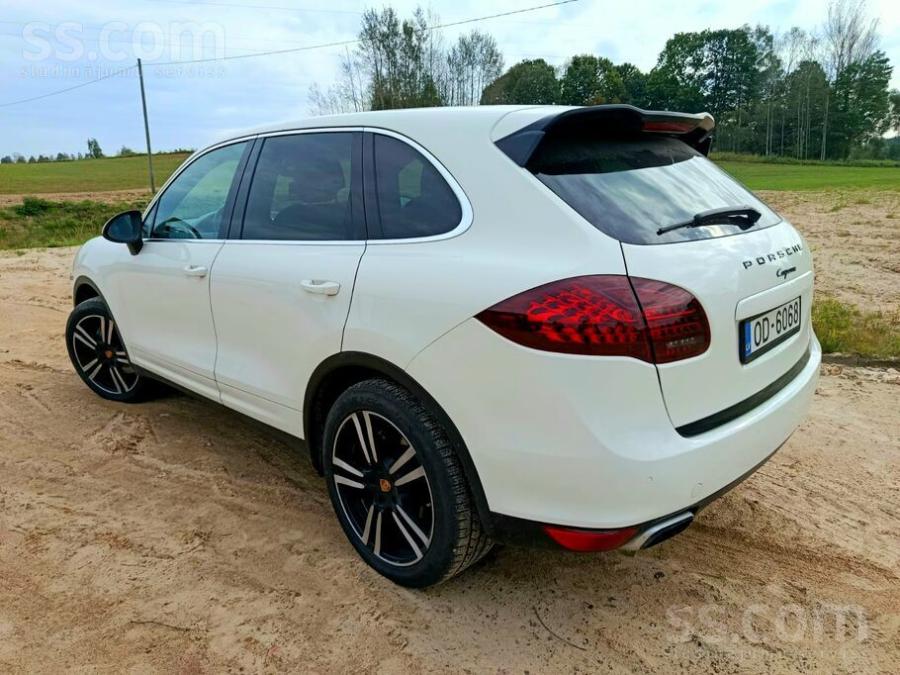 Balts Porsche Cayenne 2011 Preiļi, ar dzinēja tilpumu 3.00 L un nobraukumu 295 tūkst. km par 14400 €, foto 4 vietnē AUTOMOTO.COM.LV