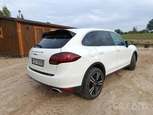 Balts Porsche Cayenne 2011 Preiļi, ar dzinēja tilpumu 3.00 L un nobraukumu 295 tūkst. km par 14400 €, foto 5 vietnē AUTOMOTO.COM.LV