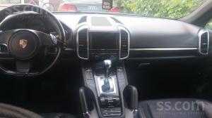 Balts Porsche Cayenne 2011 Preiļi, ar dzinēja tilpumu 3.00 L un nobraukumu 295 tūkst. km par 14400 €, foto 8 vietnē AUTOMOTO.COM.LV