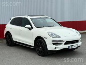 White Porsche Cayenne 2011 in Riga, with an engine capacity of 3.00 L and mileage of 230 thousand km for 13990 €, photo  on AUTOMOTO.COM.LV
