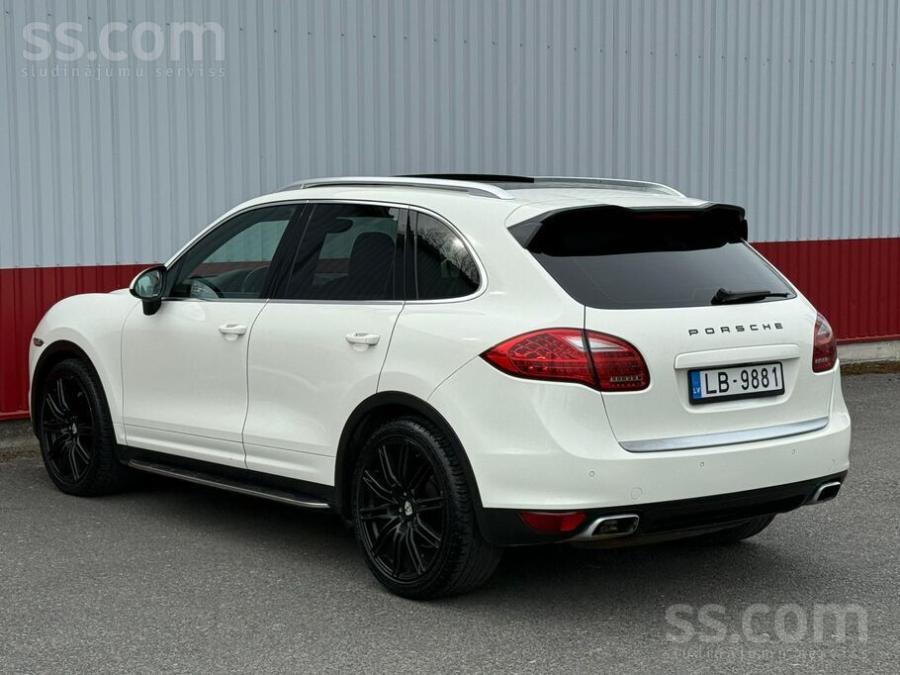 Balts Porsche Cayenne 2011 Rīga, ar dzinēja tilpumu 3.00 L un nobraukumu 230 tūkst. km par 13990 €, foto 4 vietnē AUTOMOTO.COM.LV