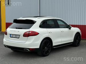 Balts Porsche Cayenne 2011 Rīga, ar dzinēja tilpumu 3.00 L un nobraukumu 230 tūkst. km par 13990 €, foto 5 vietnē AUTOMOTO.COM.LV