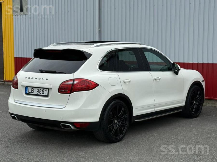 Balts Porsche Cayenne 2011 Rīga, ar dzinēja tilpumu 3.00 L un nobraukumu 230 tūkst. km par 13990 €, foto 5 vietnē AUTOMOTO.COM.LV