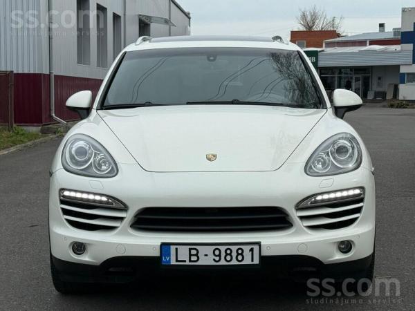 Белый Порше Каен 2011 в Рига, объемом двигателя 3.00 л и пробегом 230 тыс. км за 13990 €, фото 9 на AUTOMOTO.COM.LV