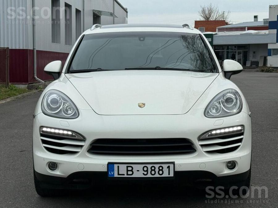 Balts Porsche Cayenne 2011 Rīga, ar dzinēja tilpumu 3.00 L un nobraukumu 230 tūkst. km par 13990 €, foto 10 vietnē AUTOMOTO.COM.LV