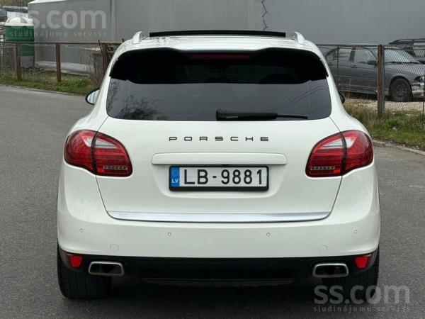 Белый Порше Каен 2011 в Рига, объемом двигателя 3.00 л и пробегом 230 тыс. км за 13990 €, фото 10 на AUTOMOTO.COM.LV