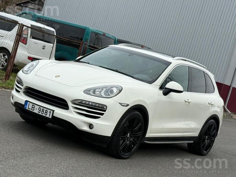 Balts Porsche Cayenne 2011 Rīga, ar dzinēja tilpumu 3.00 L un nobraukumu 230 tūkst. km par 13990 €, foto 12 vietnē AUTOMOTO.COM.LV