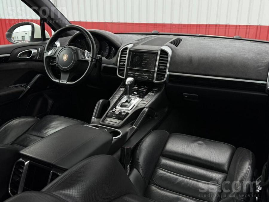 Balts Porsche Cayenne 2011 Rīga, ar dzinēja tilpumu 3.00 L un nobraukumu 230 tūkst. km par 13990 €, foto 13 vietnē AUTOMOTO.COM.LV