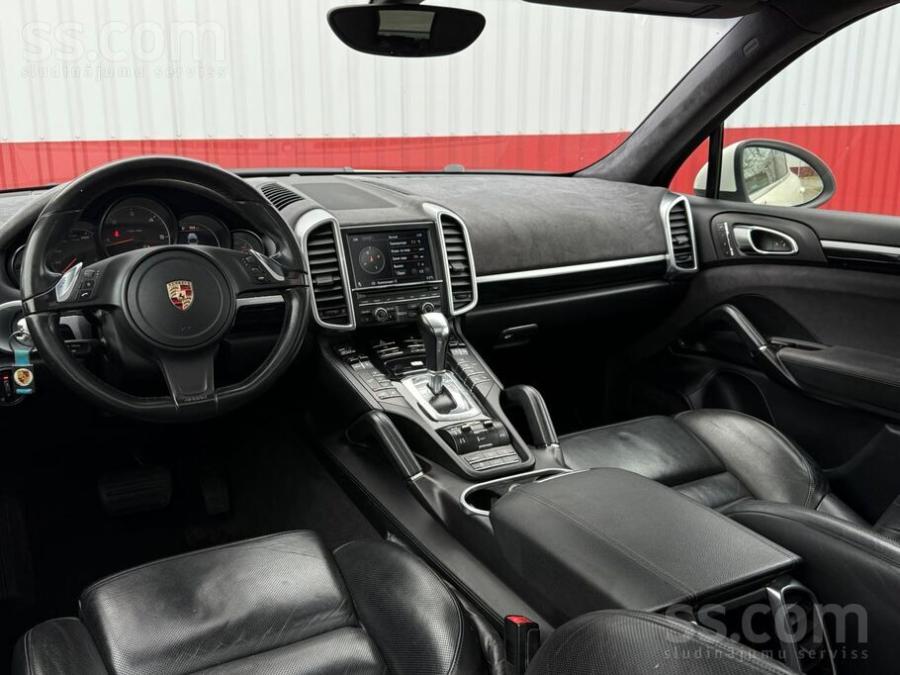 Balts Porsche Cayenne 2011 Rīga, ar dzinēja tilpumu 3.00 L un nobraukumu 230 tūkst. km par 13990 €, foto 14 vietnē AUTOMOTO.COM.LV