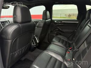 Balts Porsche Cayenne 2011 Rīga, ar dzinēja tilpumu 3.00 L un nobraukumu 230 tūkst. km par 13990 €, foto 15 vietnē AUTOMOTO.COM.LV