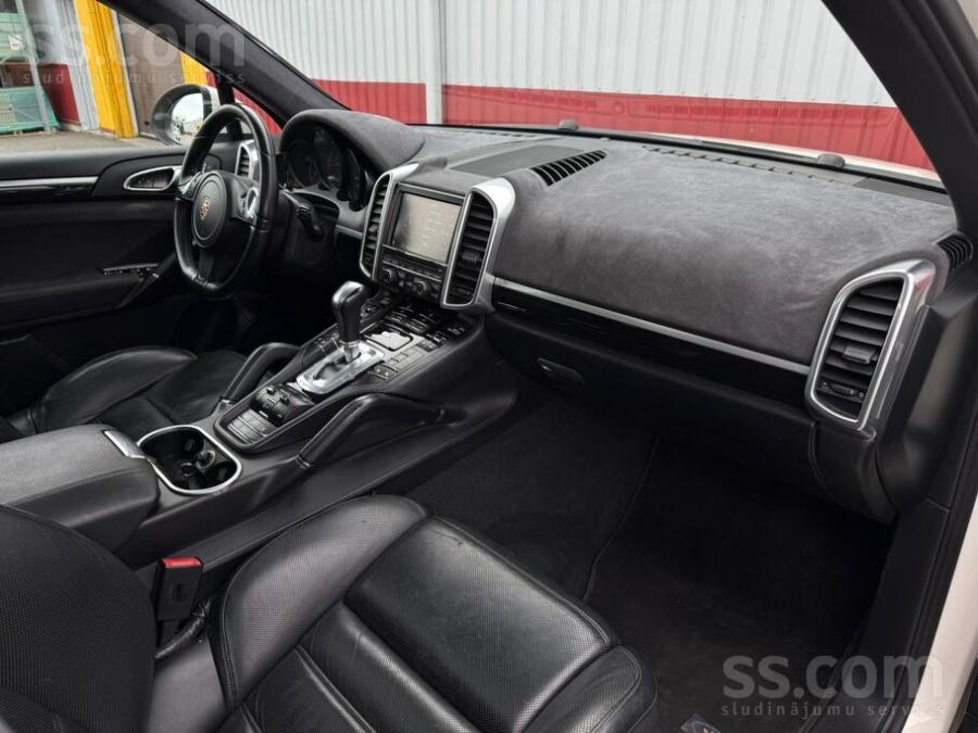 Balts Porsche Cayenne 2011 Rīga, ar dzinēja tilpumu 3.00 L un nobraukumu 230 tūkst. km par 13990 €, foto 17 vietnē AUTOMOTO.COM.LV