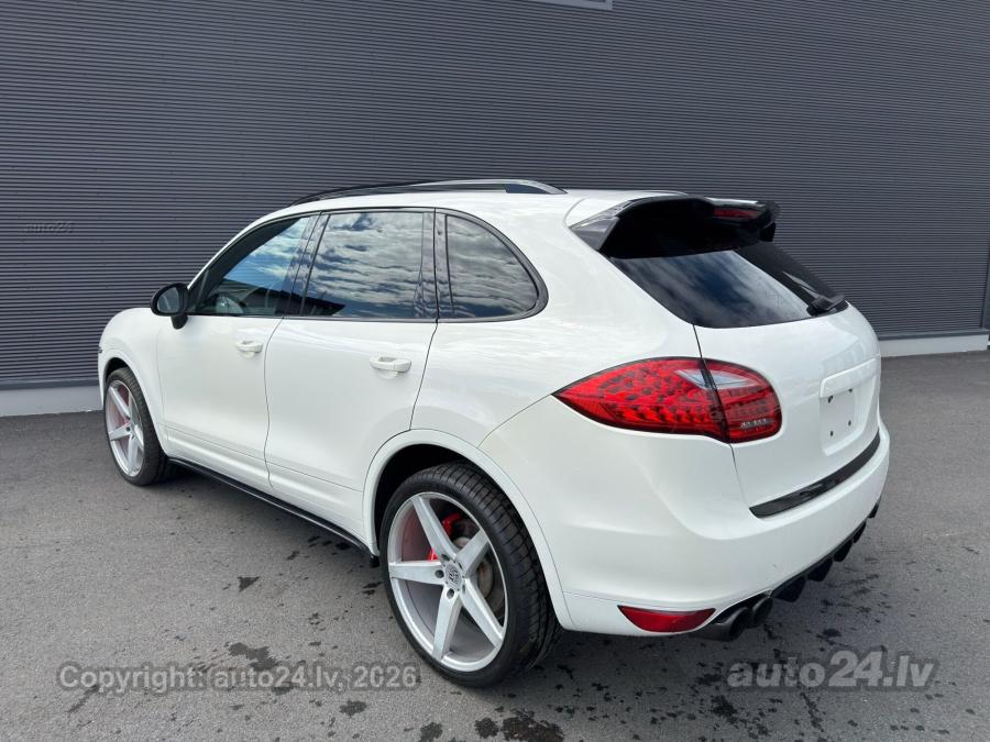 Белый Порше Каен 2011 в Таллин, объемом двигателя 4.80 л и пробегом 127 тыс. км за 17900 €, фото 5 на AUTOMOTO.COM.LV