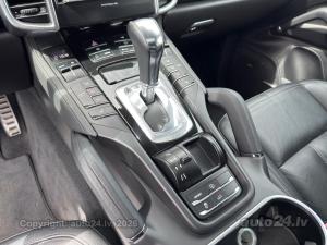 Белый Порше Каен 2011 в Таллин, объемом двигателя 4.80 л и пробегом 127 тыс. км за 17900 €, фото 8 на AUTOMOTO.COM.LV