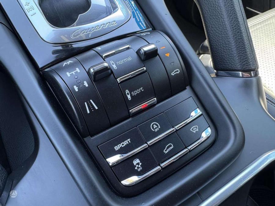 Balts Porsche Cayenne 2011 Viļņa, ar dzinēja tilpumu 3.00 L un nobraukumu 232 tūkst. km par 14550 €, foto 13 vietnē AUTOMOTO.COM.LV