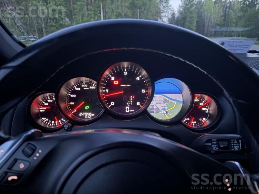 Balts Porsche Cayenne 2011 Daugavpils, ar dzinēja tilpumu 3.00 L un nobraukumu 245 tūkst. km par 15200 €, foto 6 vietnē AUTOMOTO.COM.LV