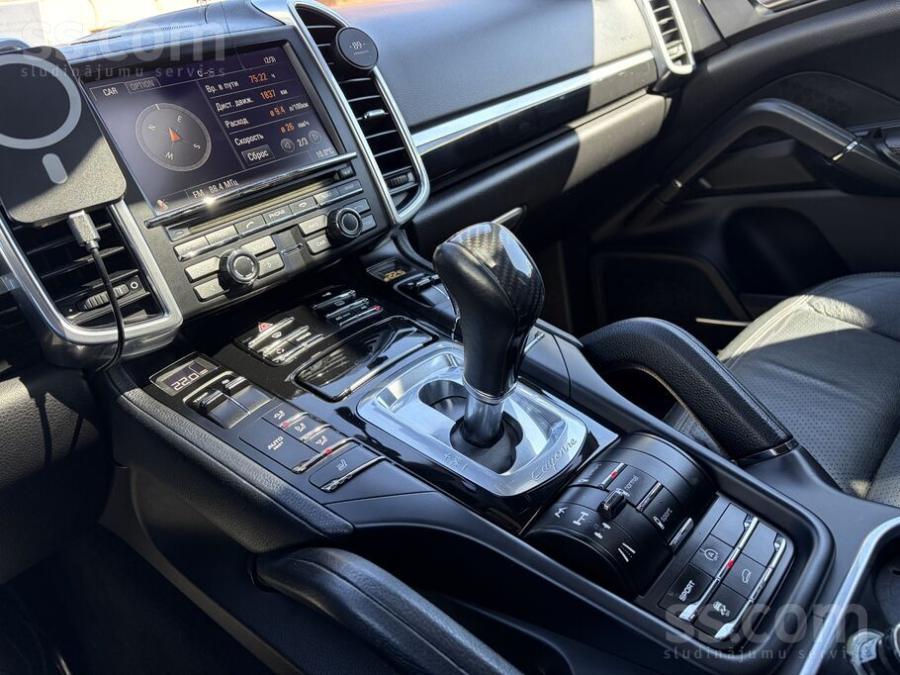 Balts Porsche Cayenne 2011 Daugavpils, ar dzinēja tilpumu 3.00 L un nobraukumu 245 tūkst. km par 15200 €, foto 20 vietnē AUTOMOTO.COM.LV