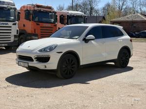 Balts Porsche Cayenne 2011 Daugavpils, ar dzinēja tilpumu 3.00 L un nobraukumu 245 tūkst. km par 15200 €, foto 25 vietnē AUTOMOTO.COM.LV