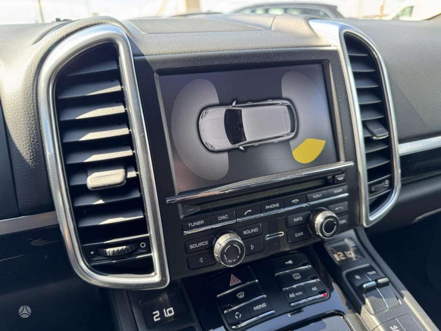 Balts Porsche Cayenne 2011 Viļņa, ar dzinēja tilpumu 3.00 L un nobraukumu 232 tūkst. km par 14550 €, foto 12 vietnē AUTOMOTO.COM.LV
