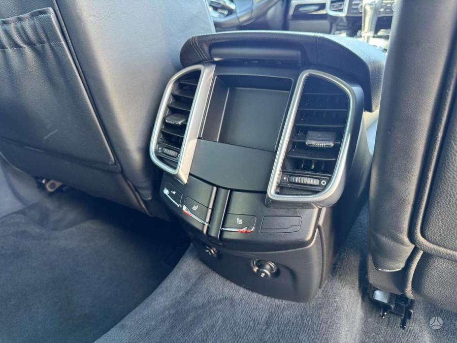 Balts Porsche Cayenne 2011 Viļņa, ar dzinēja tilpumu 3.00 L un nobraukumu 232 tūkst. km par 14550 €, foto 18 vietnē AUTOMOTO.COM.LV