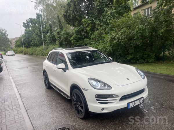 Balts Porsche Cayenne 2011 Jelgava, ar dzinēja tilpumu 3.00 L un nobraukumu 230 tūkst. km par 16000 €, foto 3 vietnē AUTOMOTO.COM.LV