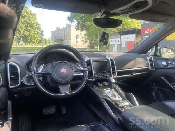 Balts Porsche Cayenne 2011 Jelgava, ar dzinēja tilpumu 3.00 L un nobraukumu 230 tūkst. km par 16000 €, foto 9 vietnē AUTOMOTO.COM.LV