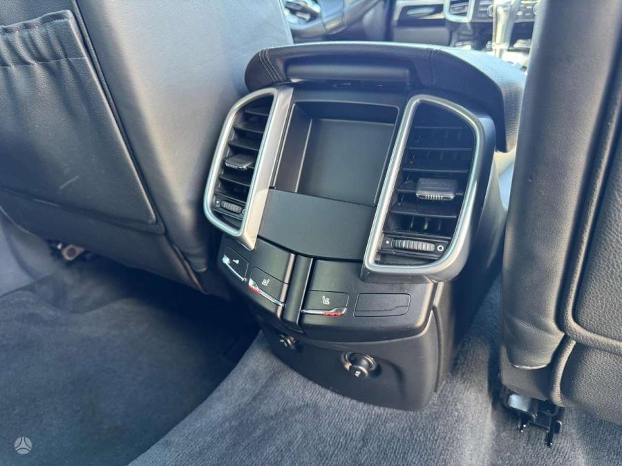 Balts Porsche Cayenne 2011 Viļņa, ar dzinēja tilpumu 3.00 L un nobraukumu 232 tūkst. km par 14250 €, foto 18 vietnē AUTOMOTO.COM.LV
