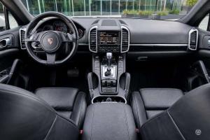 Balts Porsche Cayenne 2011 Viļņa, ar dzinēja tilpumu 3.00 L un nobraukumu 232 tūkst. km par 13950 €, foto 9 vietnē AUTOMOTO.COM.LV