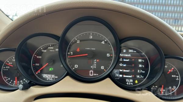 Balts Porsche Cayenne 2011 Rīga, ar dzinēja tilpumu 3.00 L un nobraukumu 297 tūkst. km par 14500 €, foto 9 vietnē AUTOMOTO.COM.LV