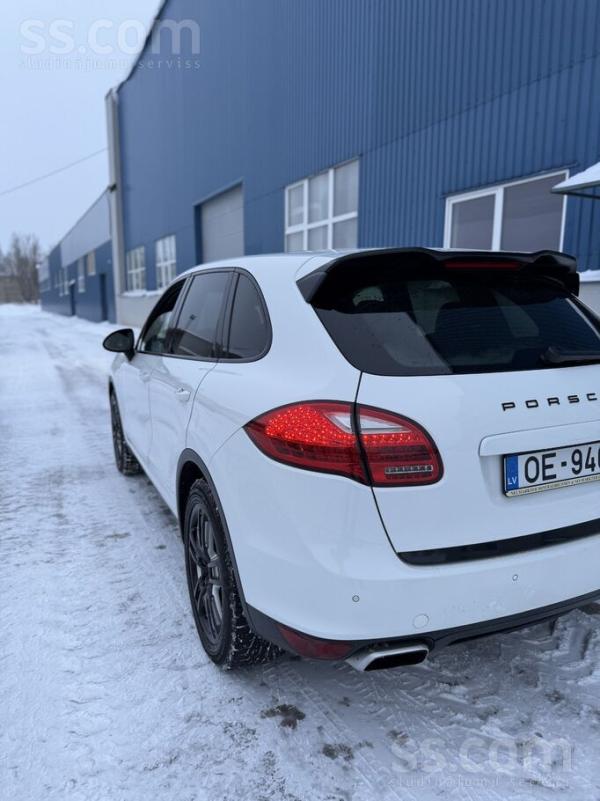 Balts Porsche Cayenne 2012 Rīga, ar dzinēja tilpumu 3.00 L un nobraukumu 0 tūkst. km par 14500 €, foto 5 vietnē AUTOMOTO.COM.LV