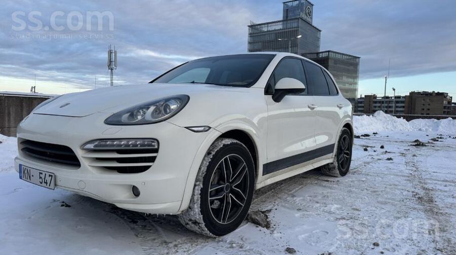 Balts Porsche Cayenne 2012 Rīga, ar dzinēja tilpumu 3.00 L un nobraukumu 293 tūkst. km par 14900 €, foto 1 vietnē AUTOMOTO.COM.LV
