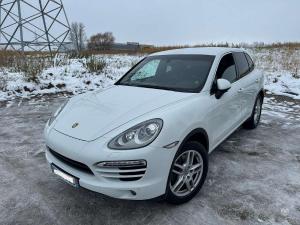 Balts Porsche Cayenne 2012 Kauņa, ar dzinēja tilpumu 3.00 L un nobraukumu 269 tūkst. km par 12999 €, foto  vietnē AUTOMOTO.COM.LV
