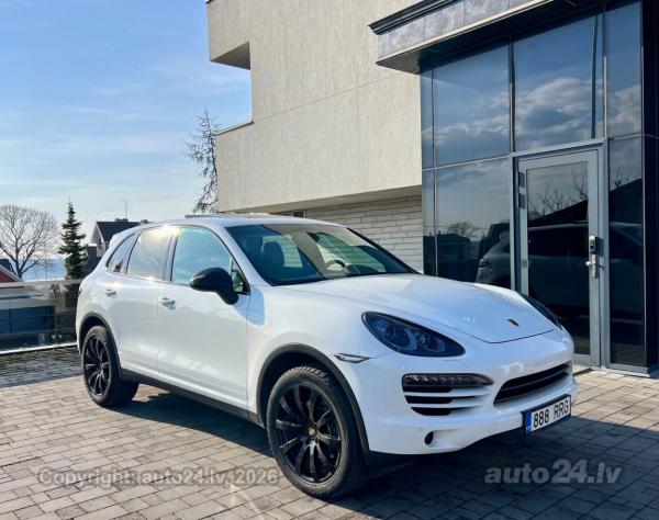 Balts Porsche Cayenne 2012 Tallina, ar dzinēja tilpumu 3.00 L un nobraukumu 278 tūkst. km par 15999 €, foto 1 vietnē AUTOMOTO.COM.LV