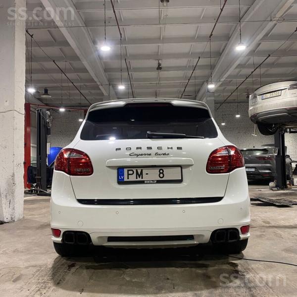 Balts Porsche Cayenne 2012 Rīga, ar dzinēja tilpumu 4.80 L un nobraukumu 250 tūkst. km par 18500 €, foto 1 vietnē AUTOMOTO.COM.LV
