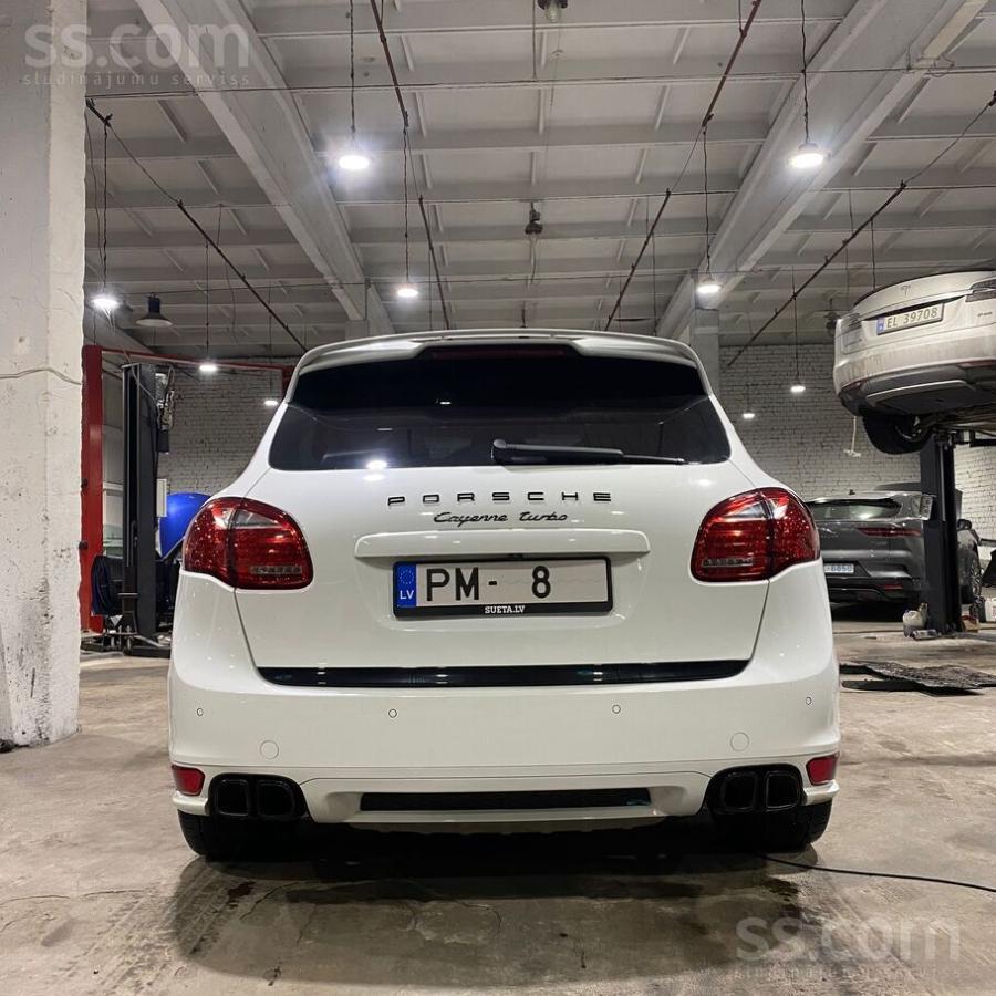 Balts Porsche Cayenne 2012 Rīga, ar dzinēja tilpumu 4.80 L un nobraukumu 250 tūkst. km par 18500 €, foto 1 vietnē AUTOMOTO.COM.LV