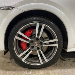 Balts Porsche Cayenne 2012 Rīga, ar dzinēja tilpumu 4.80 L un nobraukumu 250 tūkst. km par 18500 €, foto 3 vietnē AUTOMOTO.COM.LV