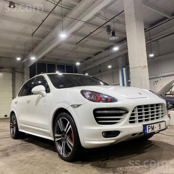 Balts Porsche Cayenne 2012 Rīga, ar dzinēja tilpumu 4.80 L un nobraukumu 250 tūkst. km par 18500 €, foto 3 vietnē AUTOMOTO.COM.LV