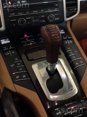 Balts Porsche Cayenne 2012 Rīga, ar dzinēja tilpumu 4.80 L un nobraukumu 250 tūkst. km par 18500 €, foto 6 vietnē AUTOMOTO.COM.LV