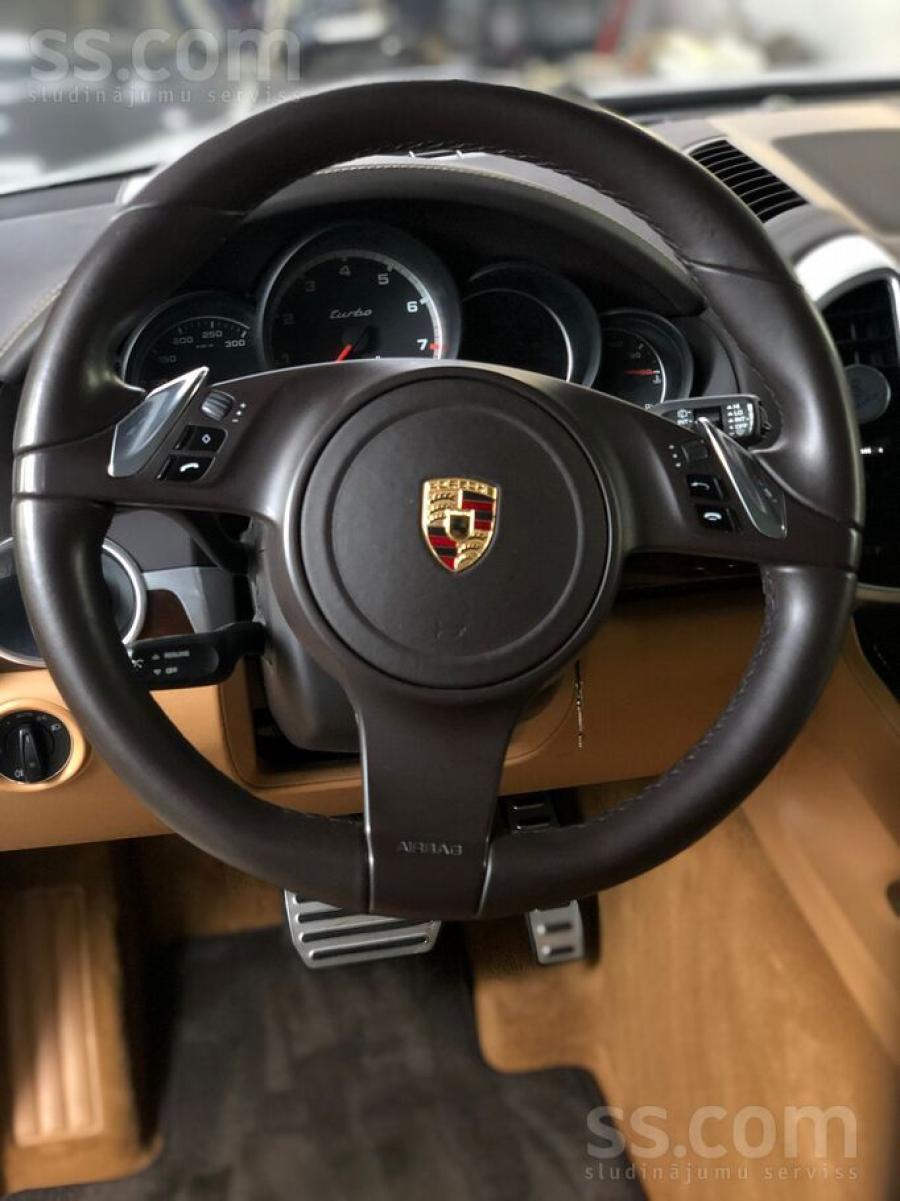 Balts Porsche Cayenne 2012 Rīga, ar dzinēja tilpumu 4.80 L un nobraukumu 250 tūkst. km par 18500 €, foto 11 vietnē AUTOMOTO.COM.LV
