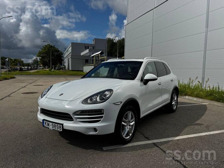 Balts Porsche Cayenne 2012 Daugavpils, ar dzinēja tilpumu 3.00 L un nobraukumu 261 tūkst. km par 16500 €, foto 1 vietnē AUTOMOTO.COM.LV