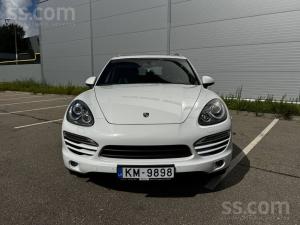 Balts Porsche Cayenne 2012 Daugavpils, ar dzinēja tilpumu 3.00 L un nobraukumu 261 tūkst. km par 16500 €, foto 4 vietnē AUTOMOTO.COM.LV