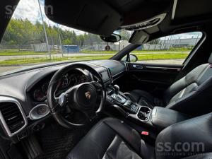 Balts Porsche Cayenne 2012 Daugavpils, ar dzinēja tilpumu 3.00 L un nobraukumu 261 tūkst. km par 16500 €, foto 8 vietnē AUTOMOTO.COM.LV